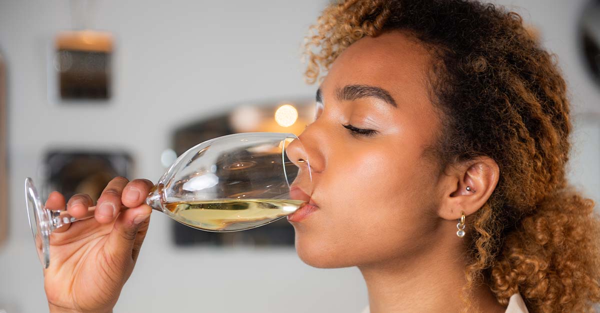 How to taste wines - A guide to tasting wine | Wine & Spirit Education ...