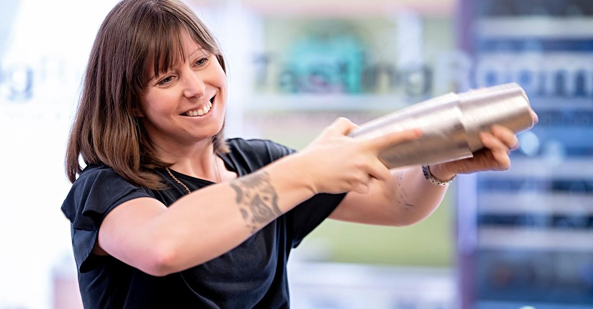 Q&A with Hannah Lanfear from the Mixing Class | Wine & Spirit Education ...